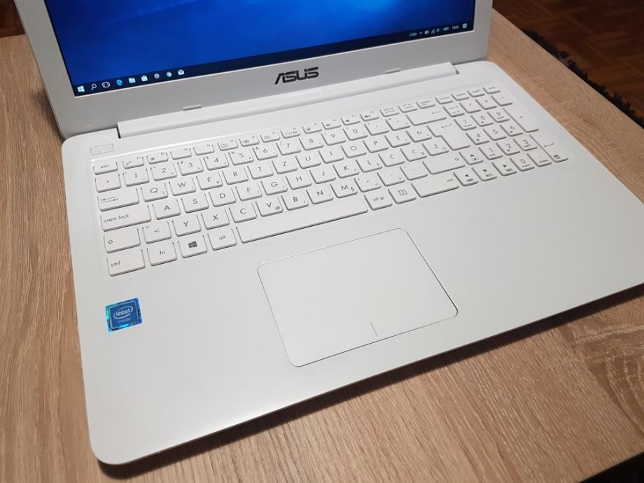 Asus laptop L502S bijeli