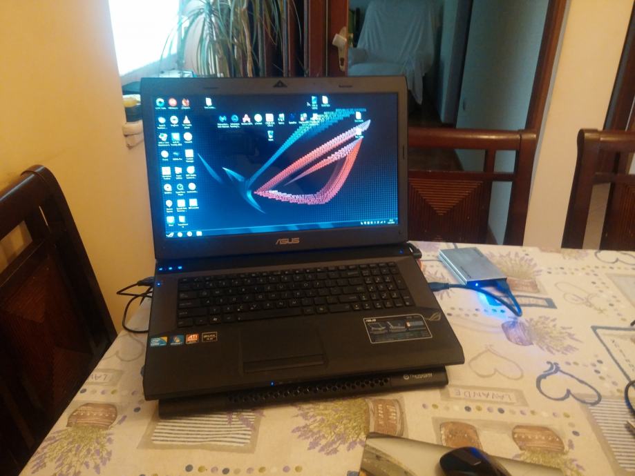 ASUS®ROG series G73JH F-117 stealth fighter laptop + 320GB externi hdd