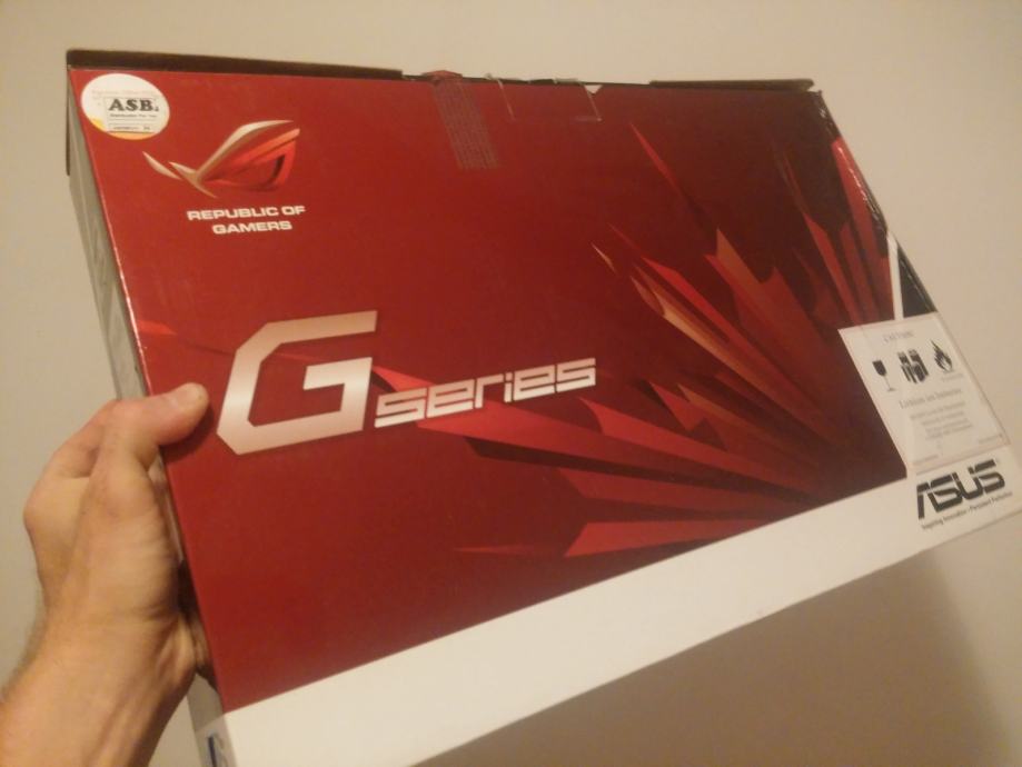 ASUS®ROG series G73JH F-117 stealth fighter laptop + 320GB externi hdd