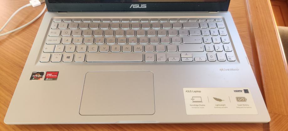 ASUS Vivobook 15 m515