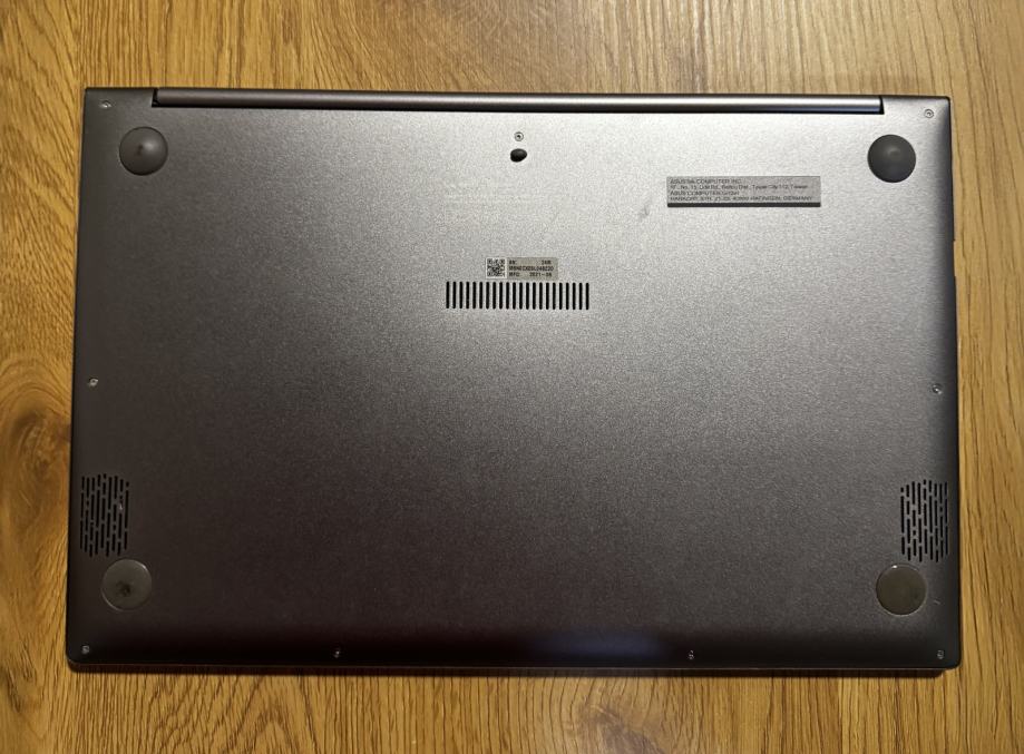 ASUS VivoBook S14 (M433U) – Odlično očuvan, lagan i brz!