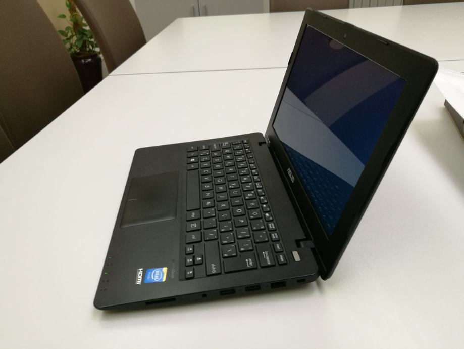 ASUS X200M