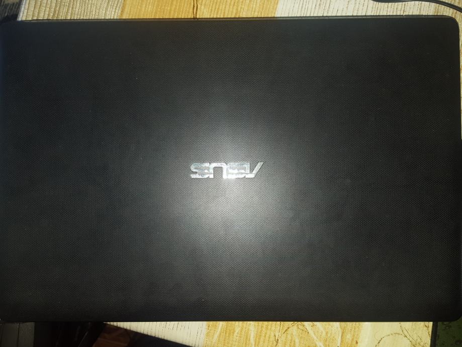 Asus x552m Gaming laptop moguće zamijene za razno