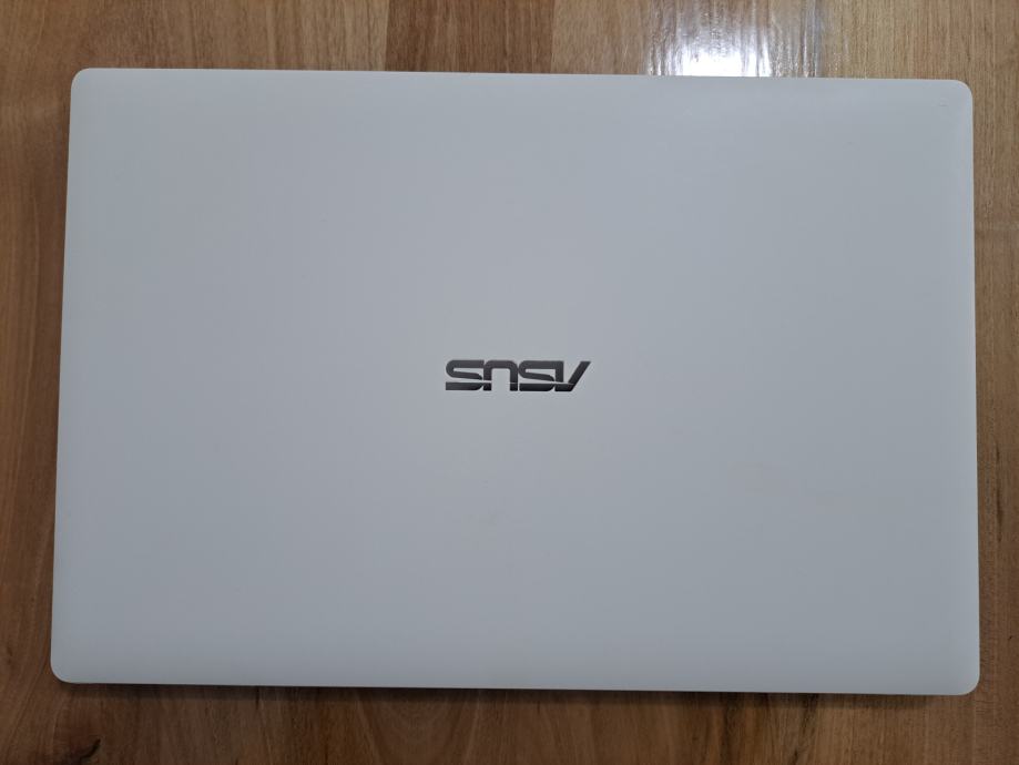 Prodajem bijeli Asus X553M laptop - 900kn