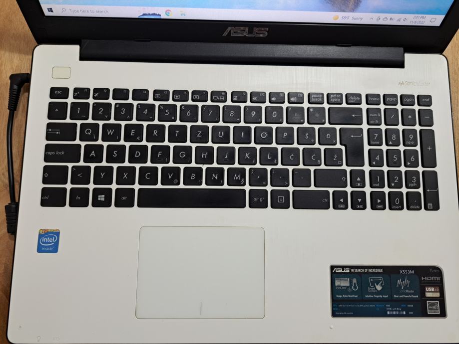 Prodajem bijeli Asus X553M laptop - 900kn