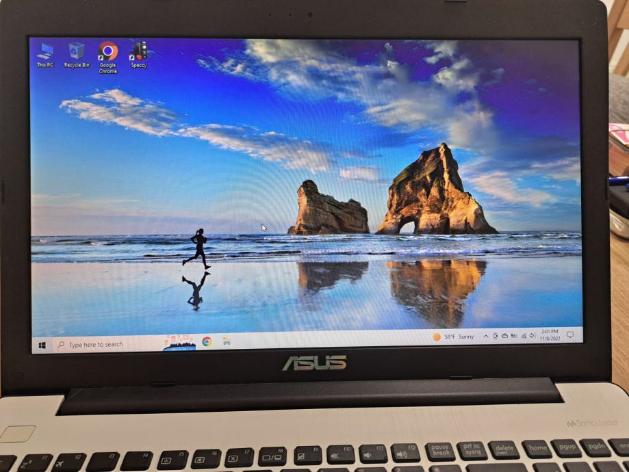Prodajem bijeli Asus X553M laptop - 900kn