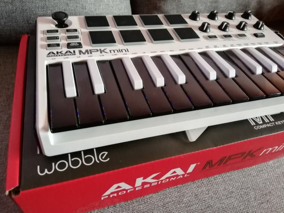 Akai MPK Mini White Limited Edition Hitno!!
