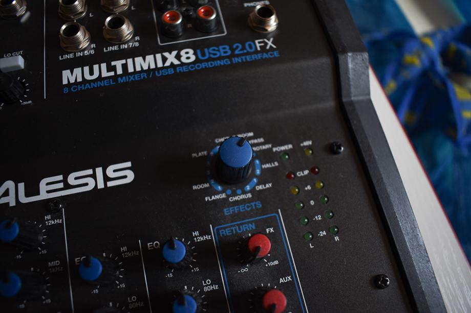 Alesis MultiMix 8 USB FX mikseta
