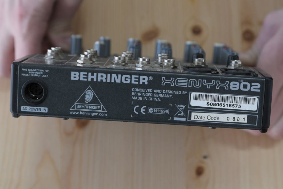 Behringer EURORACK UB1002