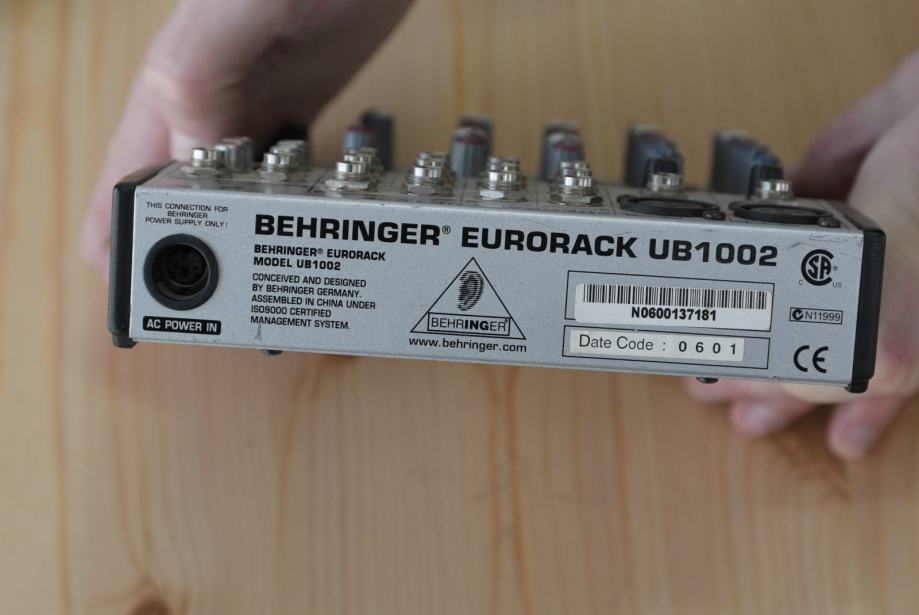 Behringer EURORACK UB1002