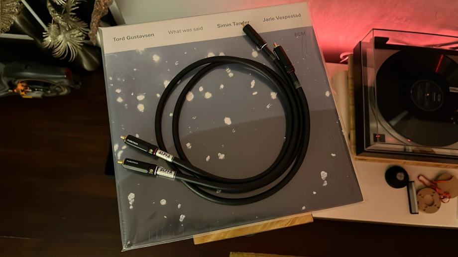 FURUTECH ADL Alpha Line Plus Interconnect Cable OCC RCA - 1m