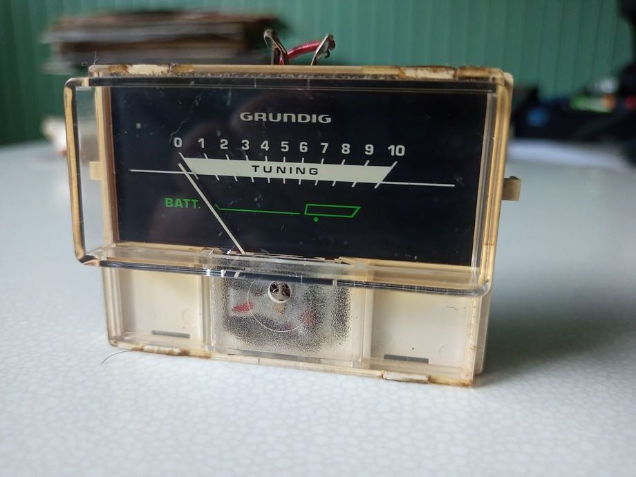 Instrument - tuning & batt, Grundig, 60x27.5 mm