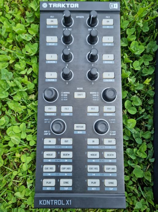 Native instruments-Traktor x1/mk1