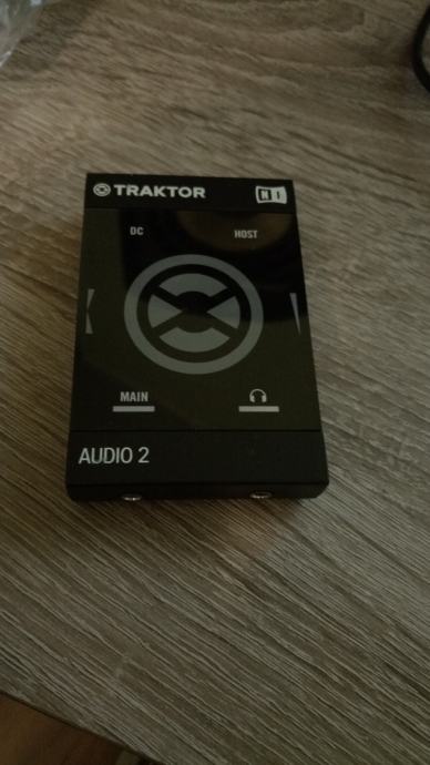Native Instruments Traktor Audio 2 MK2 audio interface