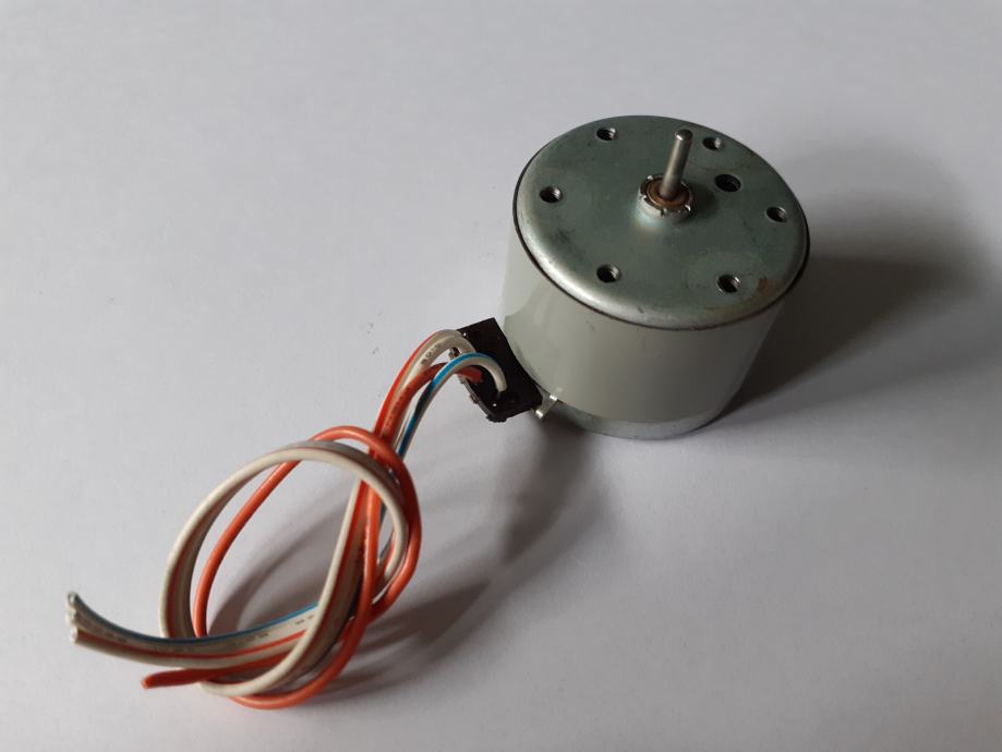 Sankyo SHU2L motor za kasetofone, 4 komada, 10 € komad