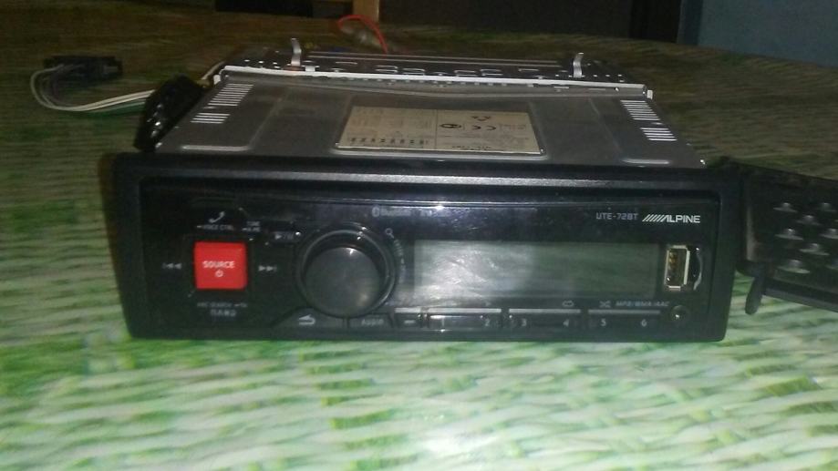 Auto radio Alpine UTE-72BT