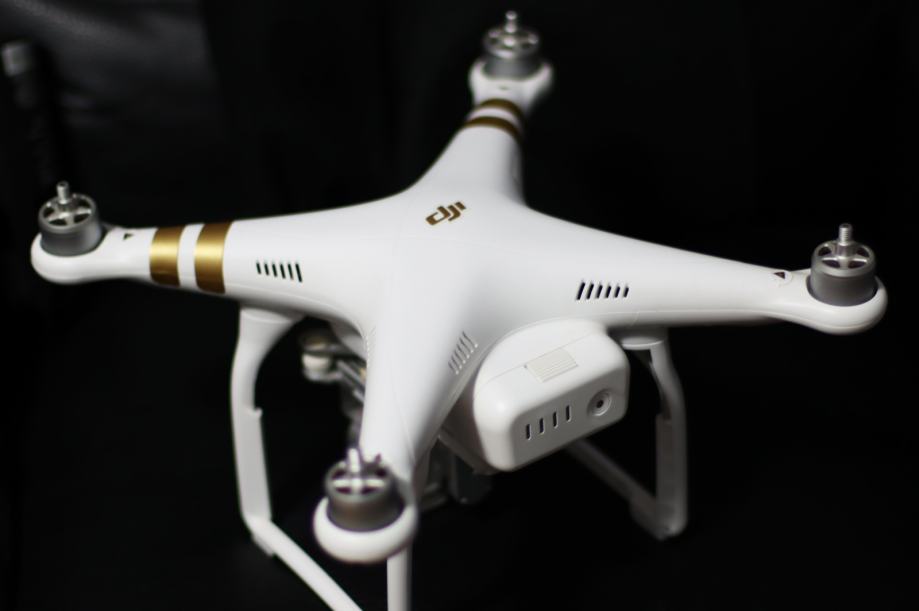 DJI Phantom 3 4K Dron