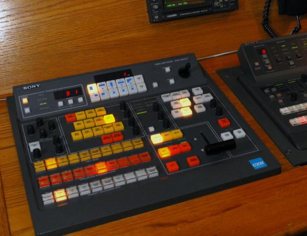 Sony profesionalni Video Mikser - Switcher BVS 3200P & DME 450P