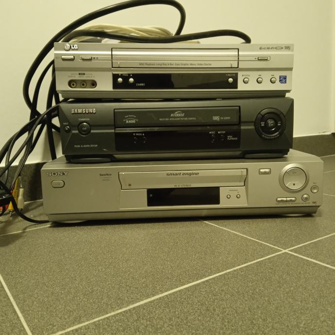 VIDEOREKORDER 3 KOM.