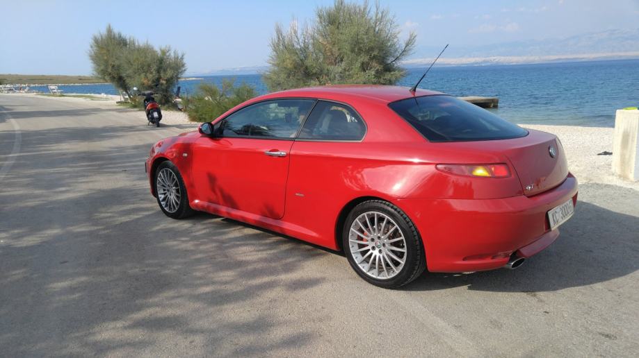 Alfa Romeo GT 1,9 JTD M-Jet, 2005 god.