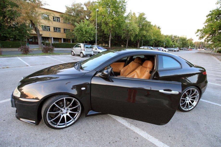 Alfa Romeo GT 2,0 JTS / Bertone Design & Gabrek tuning! Reg do:11.2017 ...