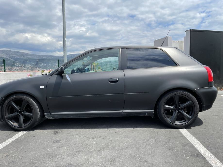 Audi A3 1,6 Crna matt boja, 17’’ felge, atraktivan, 2001 god.