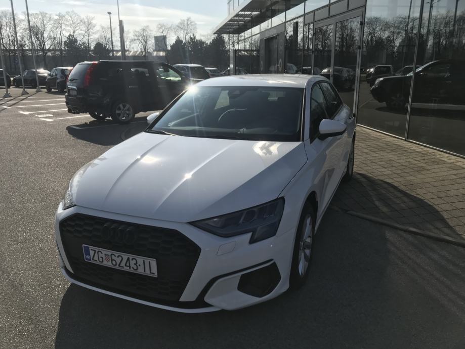 Audi A3 30 TFSI - USLUŽNA PRODAJA, 2021 god.