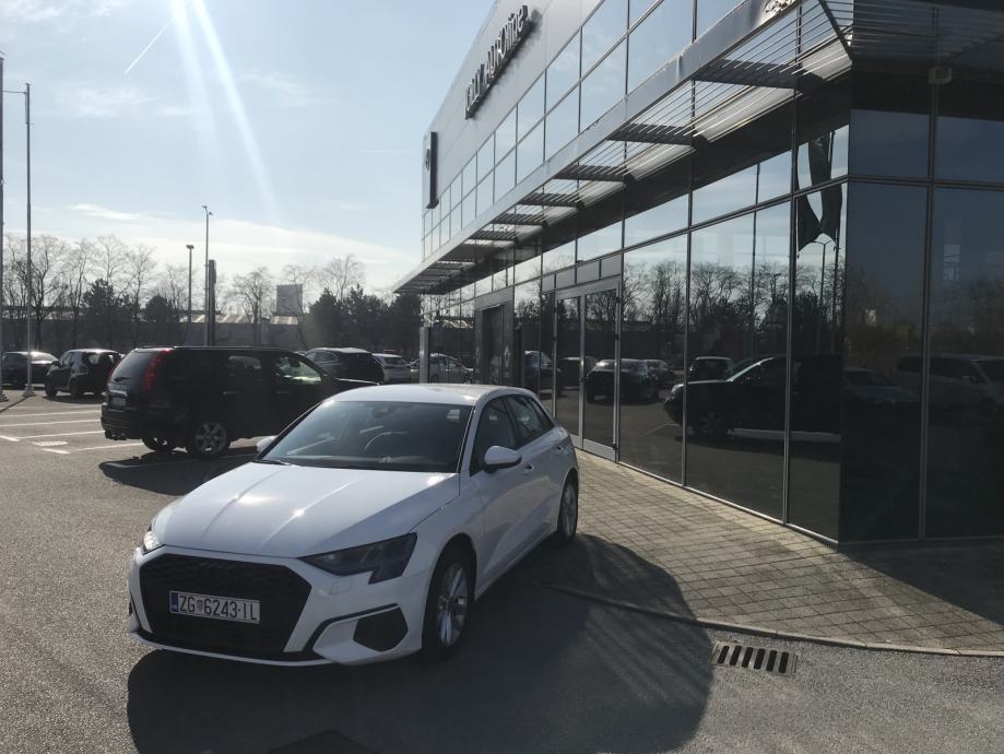 Audi A3 30 TFSI - USLUŽNA PRODAJA, 2021 god.