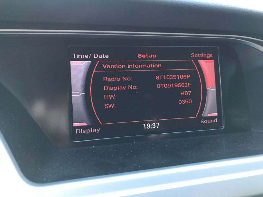 Audi A4 2,0 TDI 2009 - OBAVEZNO ČITATI OPIS (motor 150.000km), 2009 god.