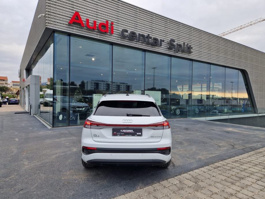 Audi Q4 e-tron S line+Black+Sonos+MMI Pro+Matrix+keyless+ambi+++, 2022 god.