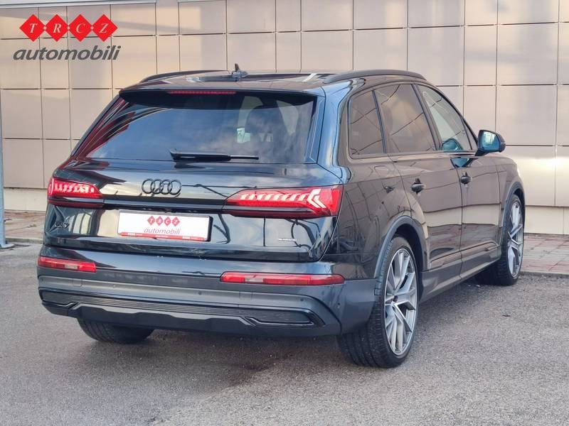 AUDI Q7 55TFSIe quattro Select, 2023 god.