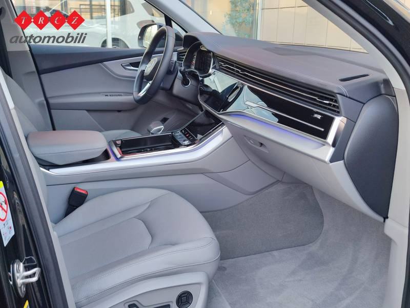 AUDI Q7 55TFSIe quattro Select, 2023 god.