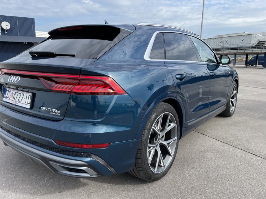 Audi Q8 55 TFSI E, 2021 god.