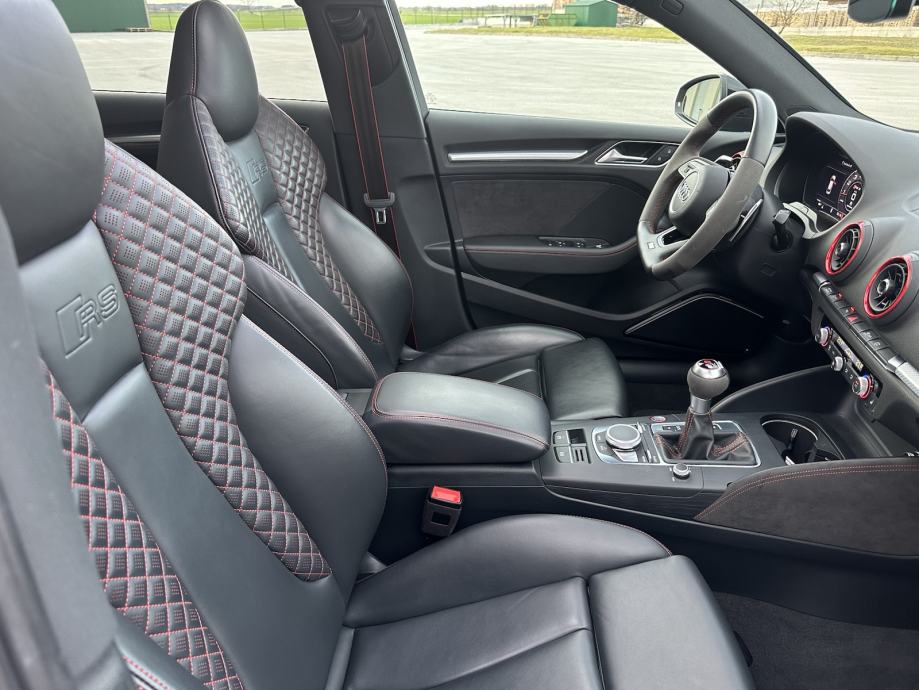 Audi RS3,panorama,led,mmi plus,koza,radari,alu19,black paket,bang oluf ...
