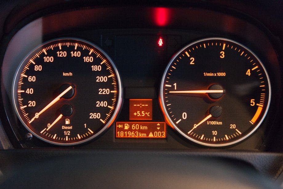 BMW 316D/2010/REDIZAJN/182000km/koža,aut.klima,navig,bluetooth tel..., 2010 god.