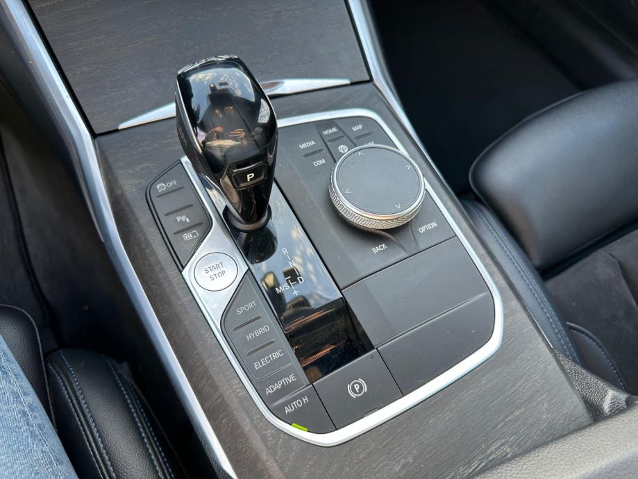 BMW 330e XtraBoost, Adaptive, Laser, u PDV-u, 2019 god.