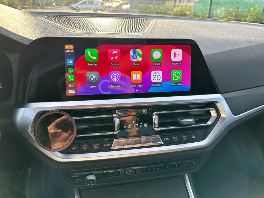 BMW 330e XtraBoost, Adaptive, Laser, u PDV-u, 2019 god.