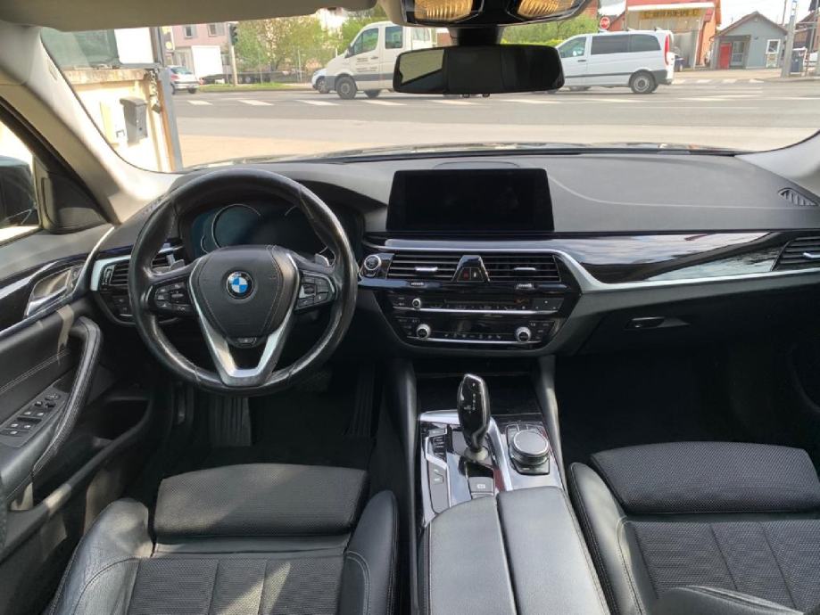 BMW 520 Xd*Sport line*Virtuala*Displey Key*Pdv*Head up*Kam 360*Radar ...