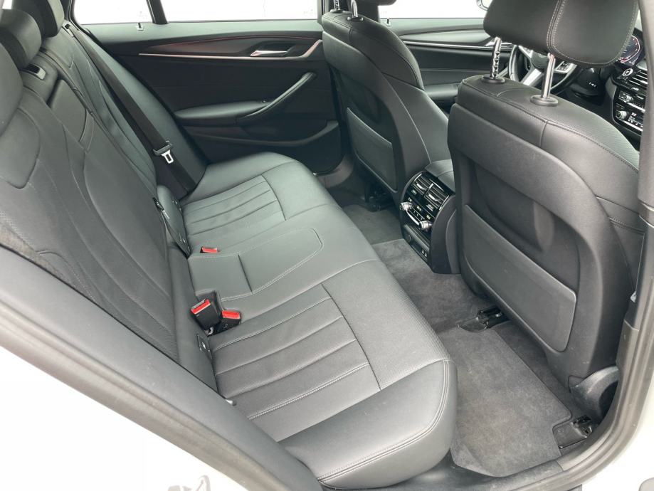BMW 520d Touring M Sport - LED, koža, navi - JAMSTVO do 24 mj., 2022 god.