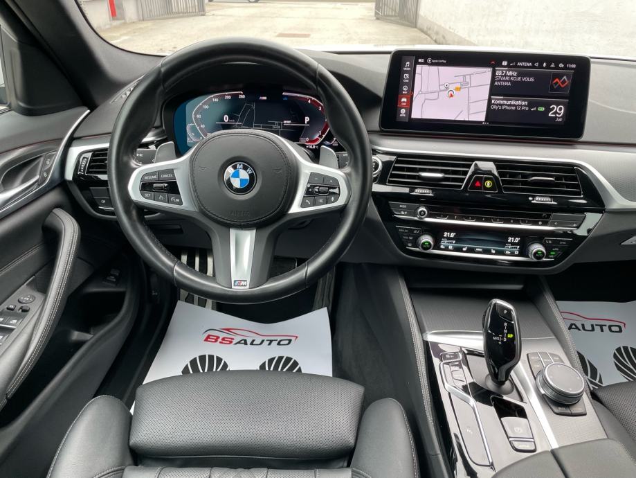 BMW 520d Touring M Sport - LED, koža, navi - JAMSTVO do 24 mj., 2022 god.