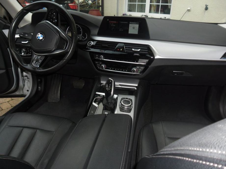 BMW 530 d Tour./Live Cockpit plus/Leder/LED/Kamera, 2020 god.