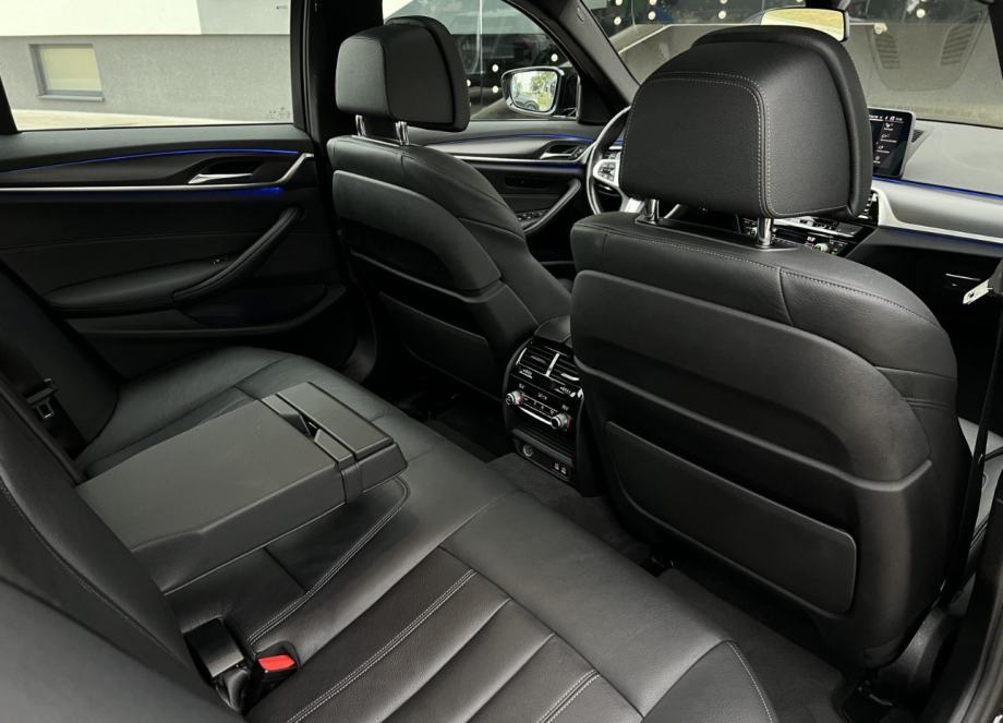 BMW 530d M Performance,u PDV, Laser, Šiber, LiveCockpit, Koža, Kamera ...