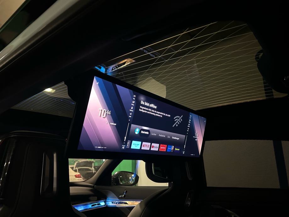 BMW 740xd 2024 M Sport Sky Kino B&W Iconic 21” 18 000km, 2024 god.