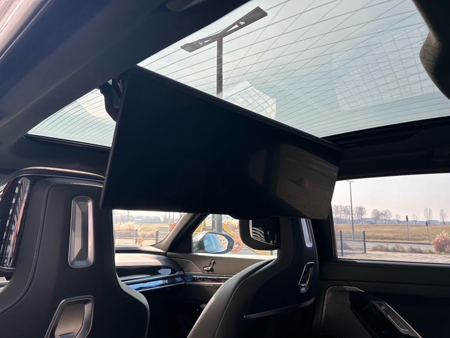 BMW 740xd 2024 M Sport Sky Kino B&W Iconic 21” 18 000km, 2024 god.