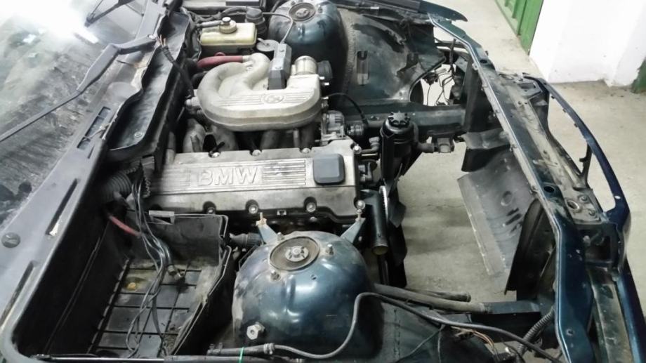 BMW e36 motor M43B18 (lanac) s getribom 1994. godina, 1994 god.