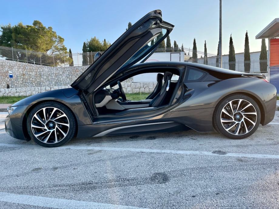 BMW i8M 360ks HYBRID+12mj. JAMSTVO (sa 25%pdv-kartice-leasing) ZAMJENA ...