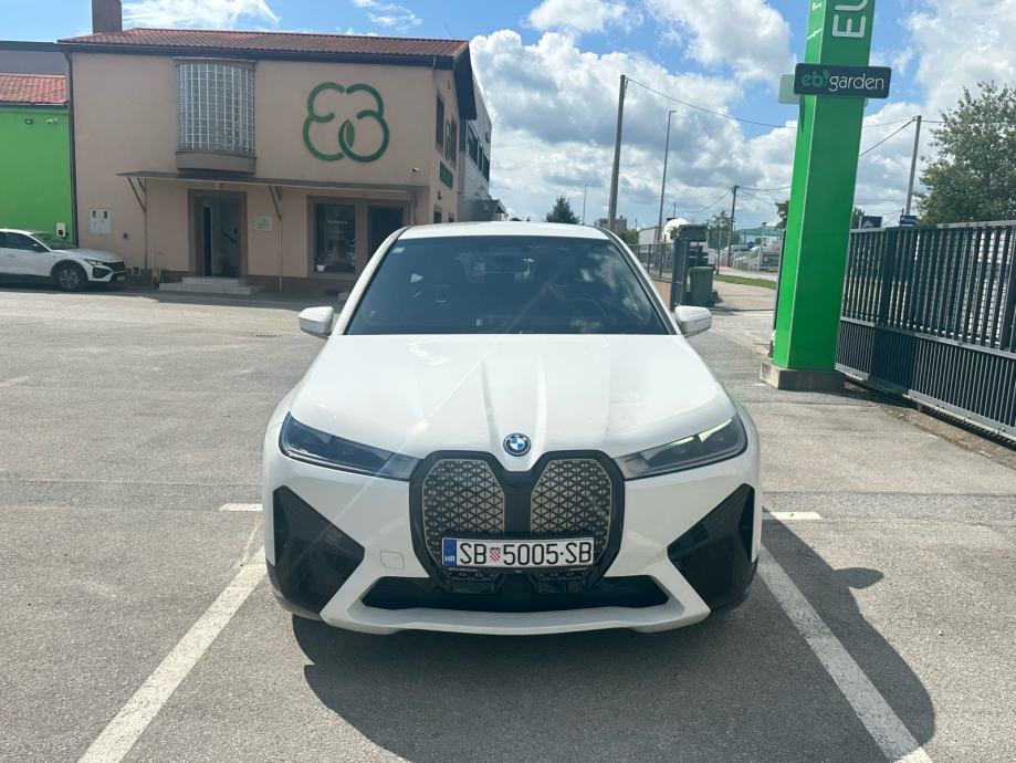 BMW iX 4,0 automatik, 2022 god.