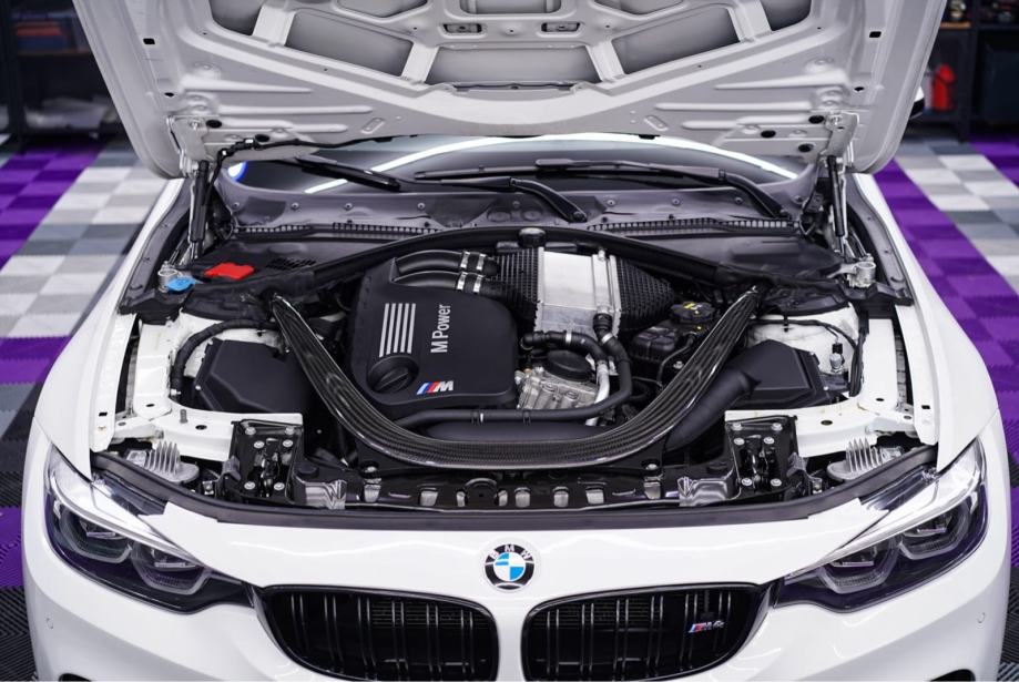 BMW M4 LCI Akrapovič, 2017 god.