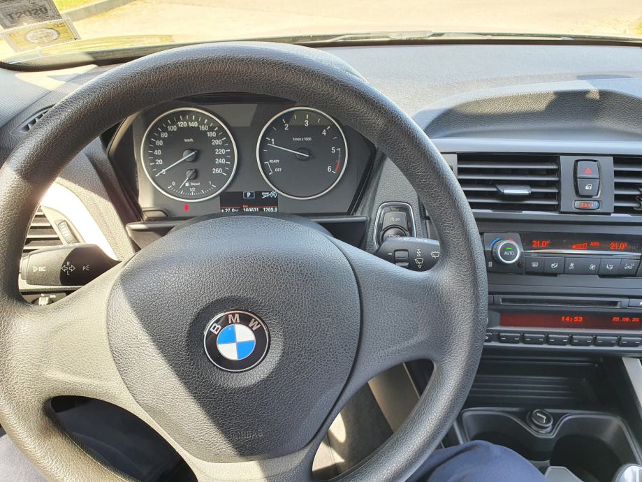 BMW serija 1 116d automatik ⭐SERVISNA KNJIŽICA PROMJENJEN LANAC, 2012 god.