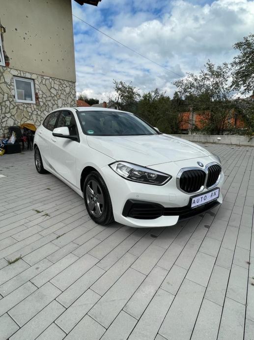 BMW serija 1 118d F40 automatik tempomat park sen 2 ključa registriran, 2019 god.